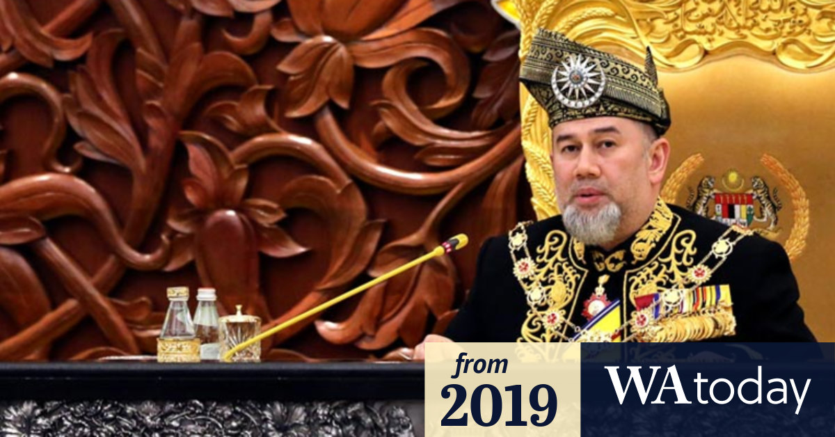 Video: Malaysia's king steps down from throne