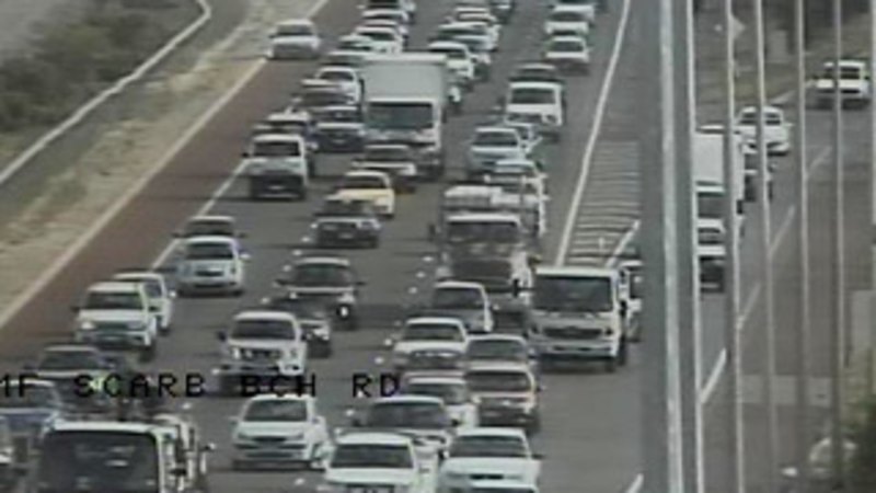 Mitchell Freeway crash throws Perth traffic into chaos