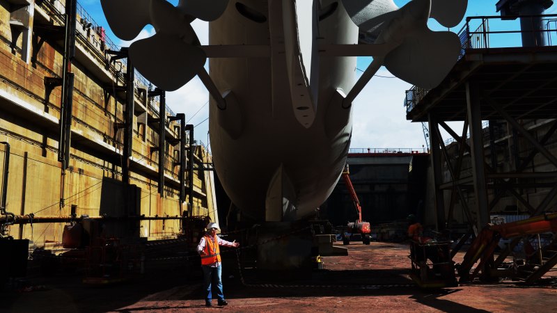 HMAS Onslow reveals its secret underbelly