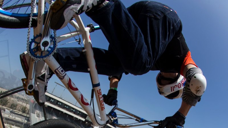 Kevin Robinson, soaring BMX star, dies at 45