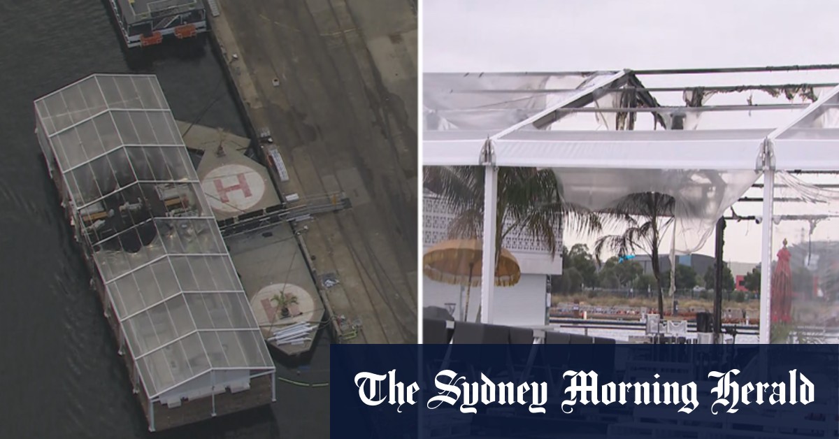 Video: Melbourne party boat goes up in flames