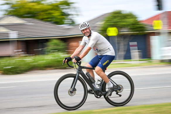 Manchester-to-Melbourne bike ride: British dad Andrew Crompton ...