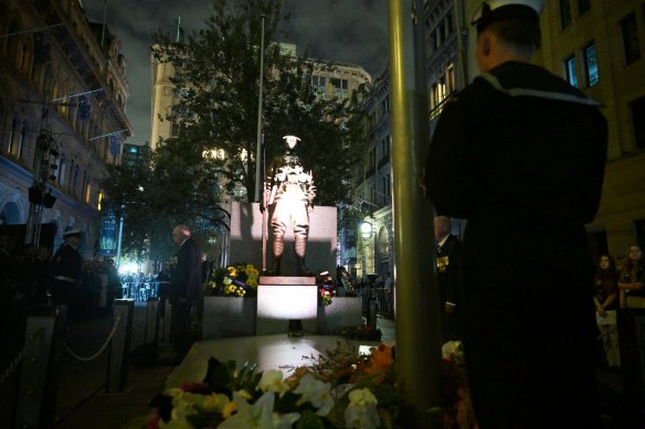 Anzac Day 2023: Veterans speak at Martin Place march