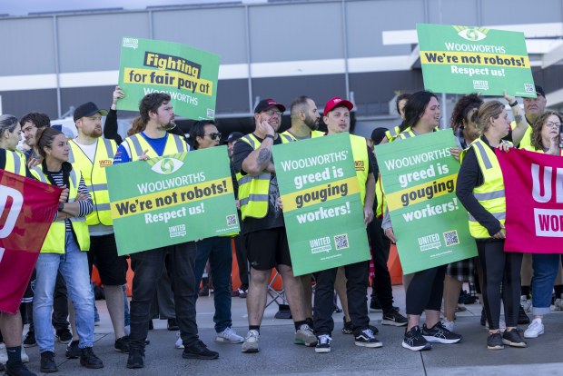 workers strike woolworths