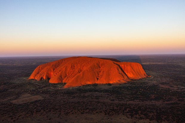Handback of Uluru to Traditional Owners celebrated in Kata Tjuta