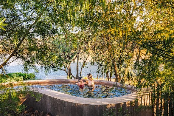 An Outback Queensland soak well worth the drive