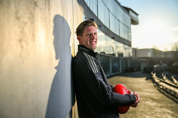 AFL 2022: Sam Frost signs two-year contract extension at Hawthorn Hawks