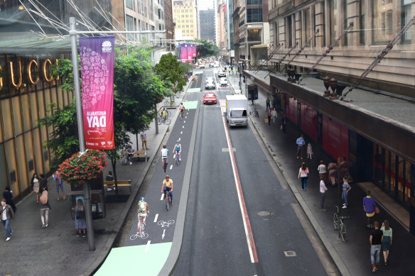 Sydney cycleway and outdoor dining plans for Castlereagh Street