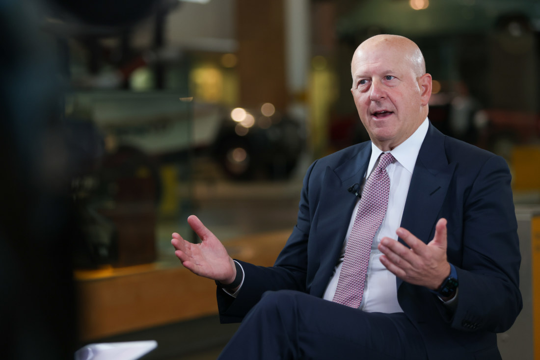Under pressure, Goldman Sachs CEO abandons consumer finance dream