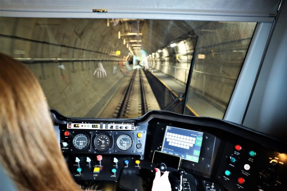 Perth Airport Link: Minister touts inner-city network boost as open ...