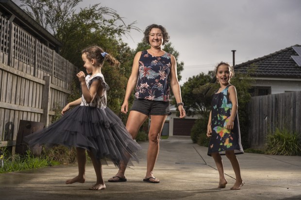 Triple P parenting program offered for free to Australian parents