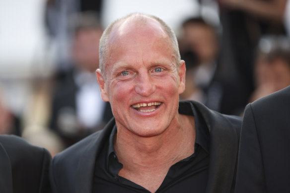 ‘Red pill the masses’: Woody Harrelson pushes popular COVID conspiracy ...