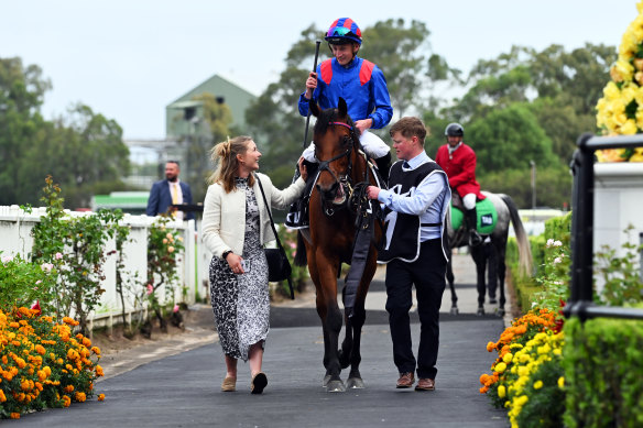 Racing 2025: Dubai Honour sets stage for Via Sistina showdown in Queen ...