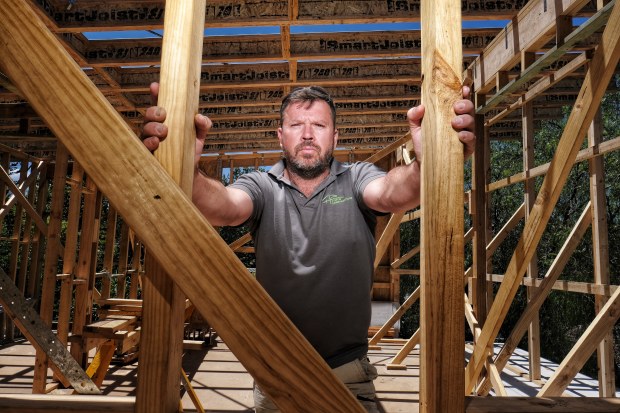 ‘Catastrophic’ timber shortage hits major projects, home builds ...