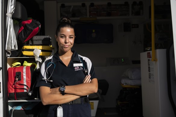 'Exactly what I want': Trainee paramedics hit the road