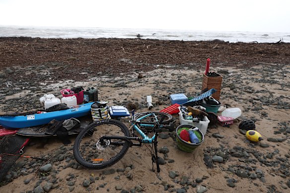Great Ocean Road floods: Rain, rescue calls and cars swept out to sea ...