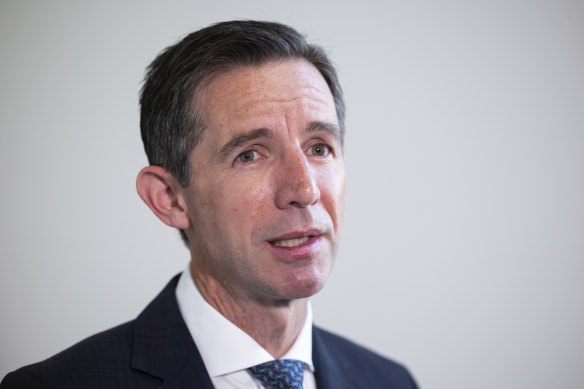 Israel-Hamas war: Australia pushed to introduce more sanctions against ...