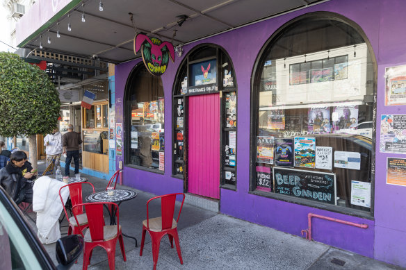 Charges dropped against Thornbury bar patron who confronted neo-Nazi ...