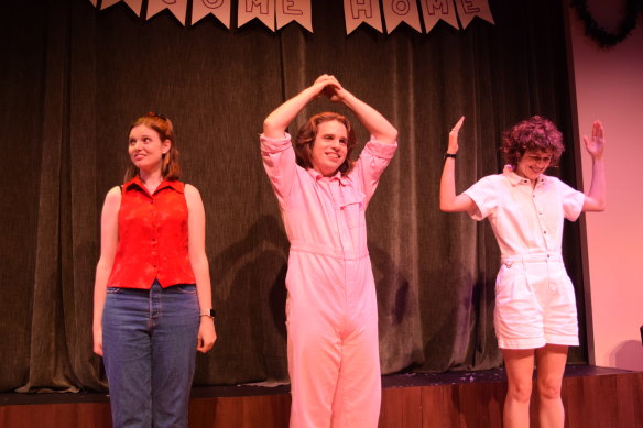 Jack White plays his new blues stuff, The Pigeons fails to take off ...