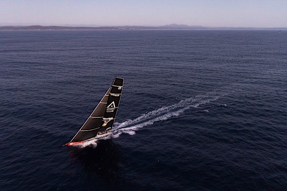 Sydney to Hobart Yacht Race 2025 LIVE: Master Lock Comanche the ...