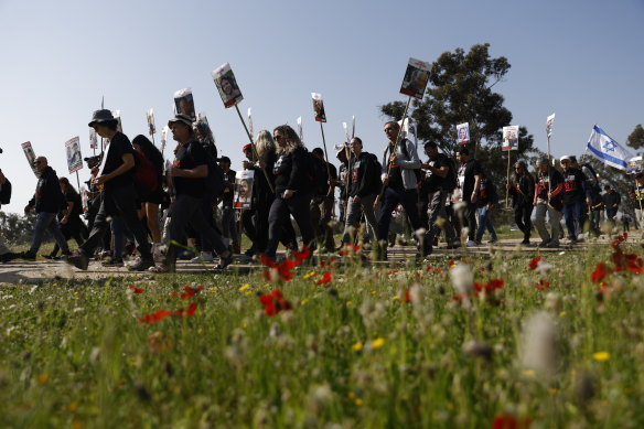 Israeli-Hamas war: Families of hostages on four-day march to demand ...