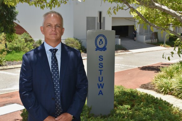 Thousands of WA teaching jobs advertised during ‘extreme shortage’