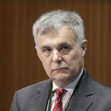 NBN chief executive Stephen Rue defiant on pricing despite ACCC ...