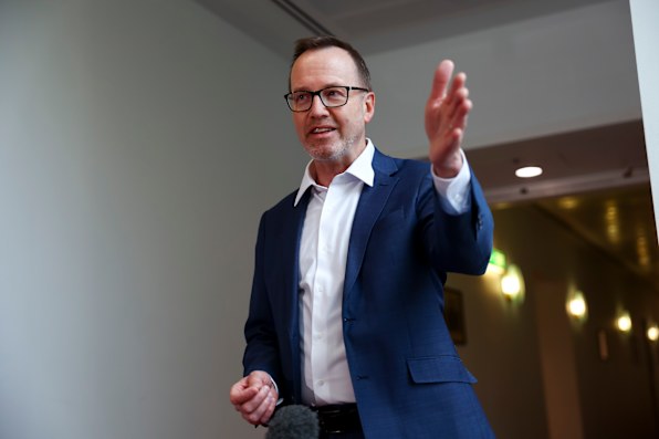 Venezuela strikes live updates: Donald Trump ignores Nobel rival María ...