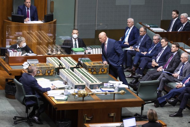 Peter Dutton leads push for federal ban on Nazi symbols