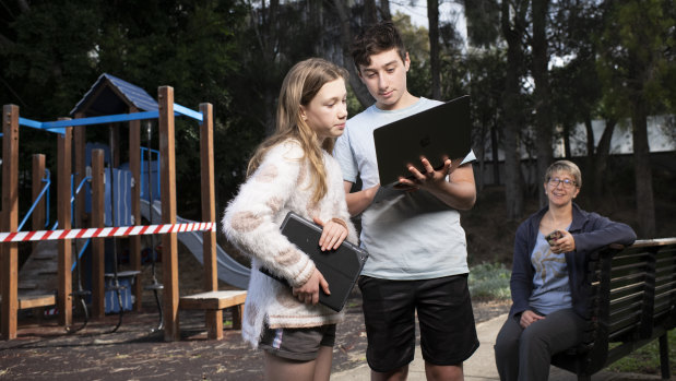 How much screen time children should be having now