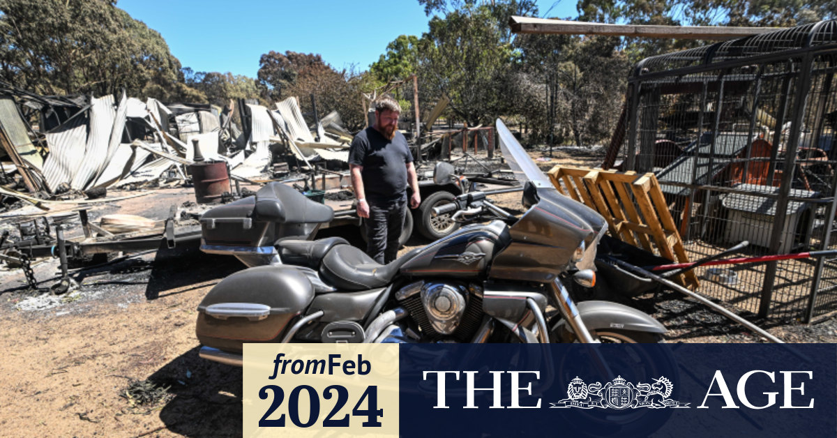 Pomonal fires: Locals go back into the town to find their homes destroyed