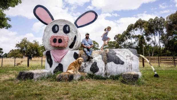 Hay, it’s art! Hay bale sculpting a huge hit in hamlet near Hamilton