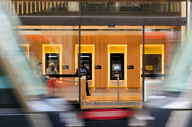 Commonwealth Bank: Home loan team loses staff to rivals and brokers