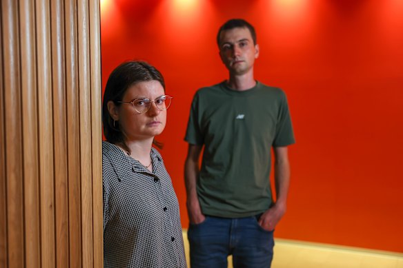 La Trobe University: Student council meeting ends in chaos over free ...