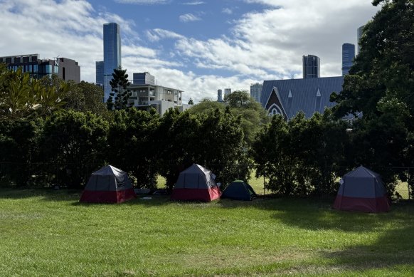 Brisbane news live: Homeless camps in parks to be cleared out within 24 ...