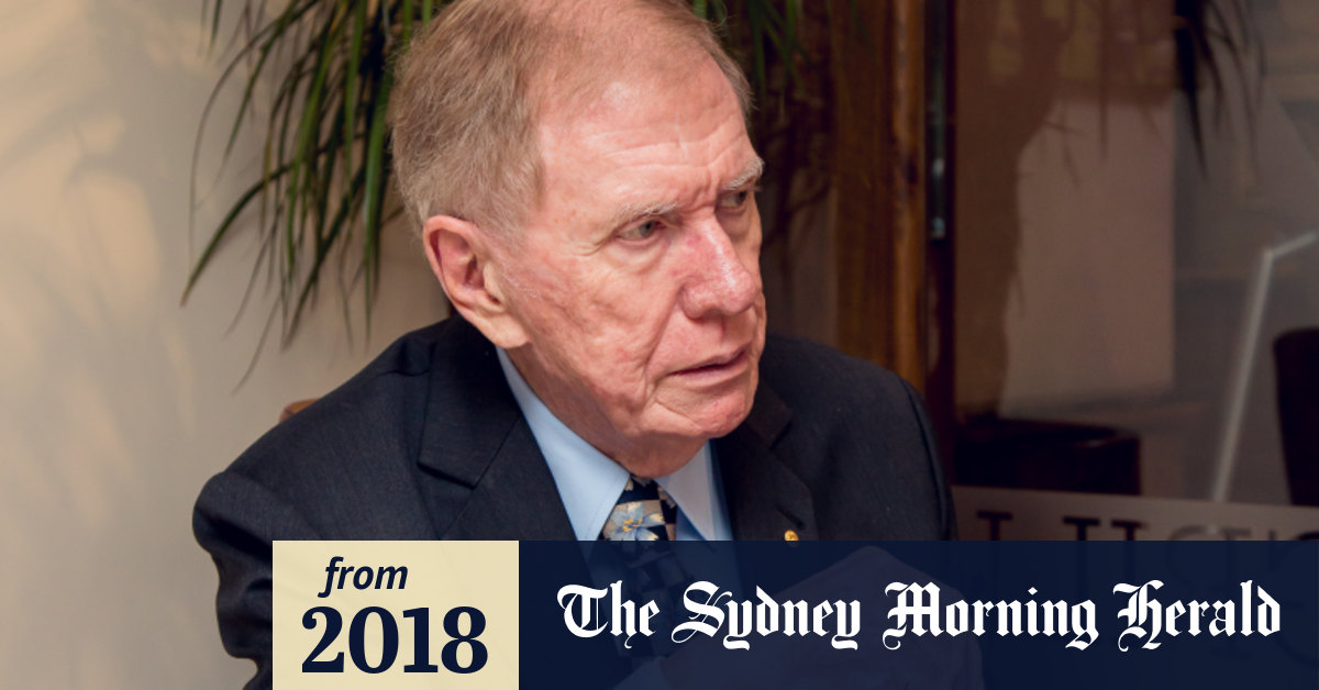 Michael Kirby says dual citizens should be allowed in Parliament