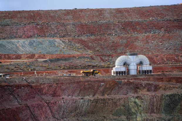 ASX SBM: St Barbara shareholders hand gold mine to Genesis