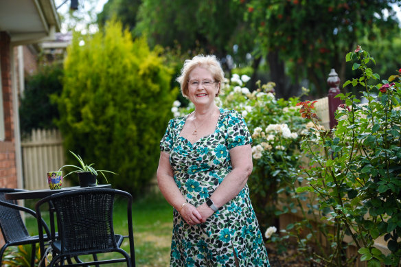 Teachers given new booster jab deadline as retirees return to school