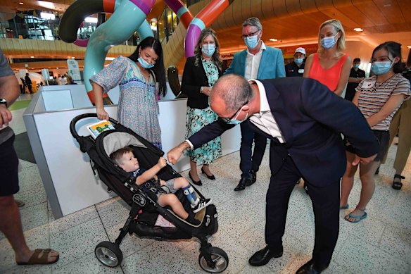 Coronavirus Victoria: No local cases for 35th day as vaccine wastage ...