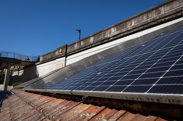 Record solar and wind power production smashes wholesale prices