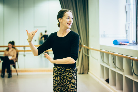 Women do the heavy lifting in a ballet that burns the rule book