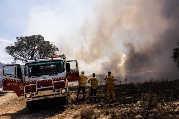 Bushfire threat: Firefighters ‘ready to go’ across NSW as new heatwave ...