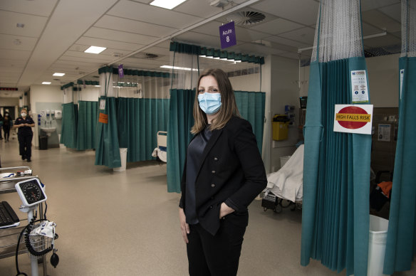Hospitals hit with influx of vulnerable patients with nowhere else to go