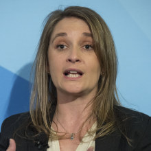 Optus CEO Kelly Bayer Rosmarin targeted by investors concerned about ...