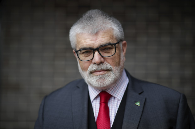 Labor senator Kim Carr retires