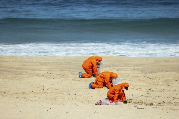 Bondi tar balls: More beaches shut, including Bronte, Clovelly ...
