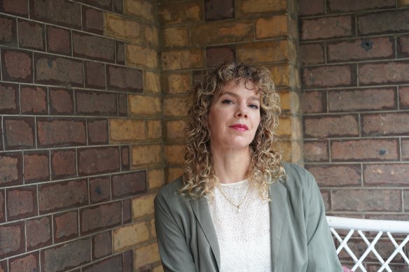 Author Peggy Frew interview: On Wildflowers and writing