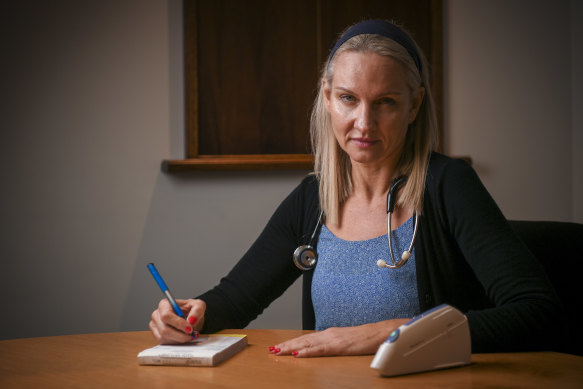 Coronavirus Victoria: How COVID-19 stigma is turning people away from ...