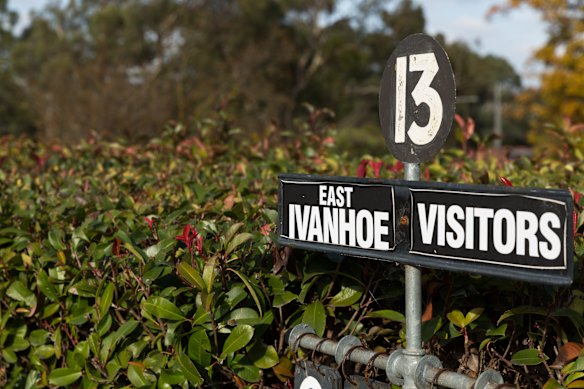 East Ivanhoe Bowls Club players fight Banyule Council’s netball court plan