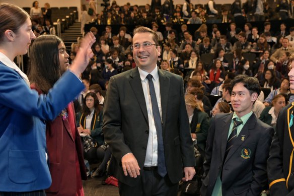 Australia news LIVE: Anthony Pratt, Trump dealings spark Anthony ...